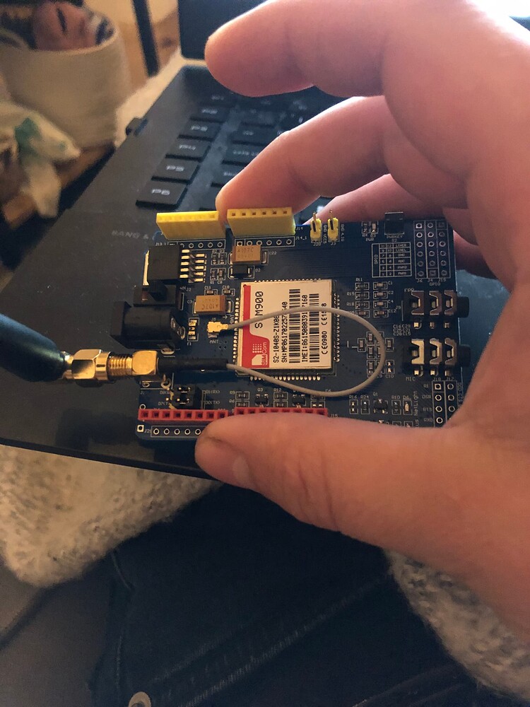 SIM900 mini v3.8.3. module does receive text messages when on, but does not retrieve text ...