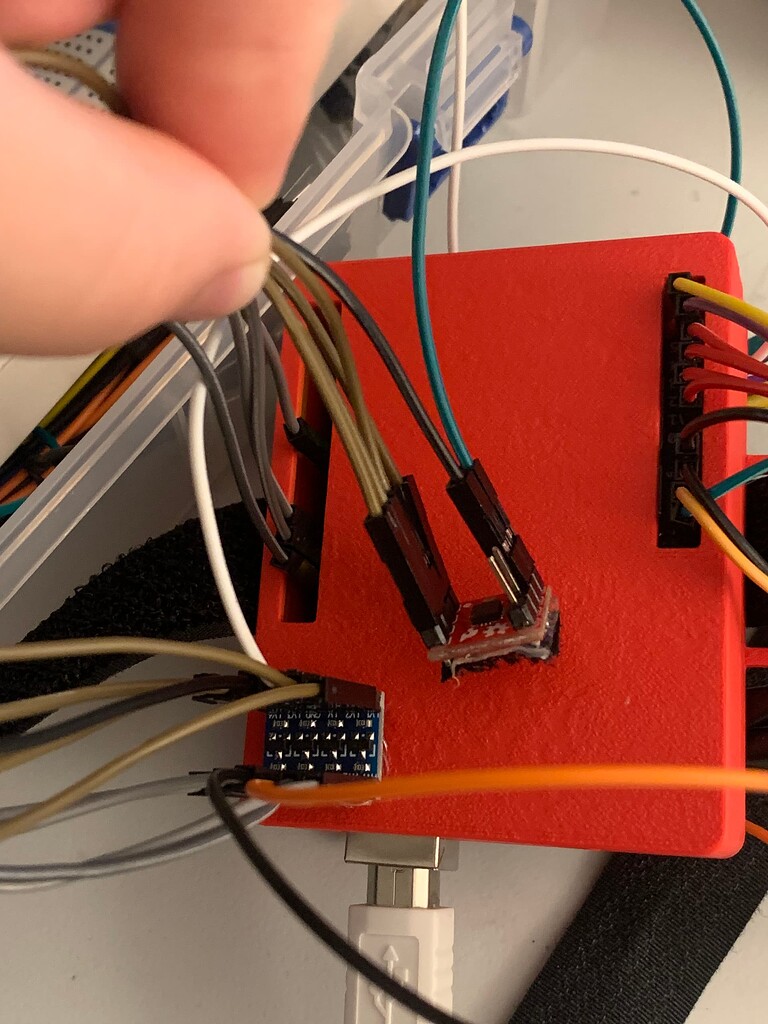 Adxl362 outputting meaningful data only in x axis? - Sensors - Arduino Forum