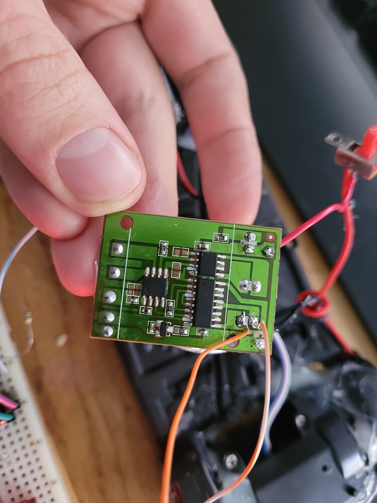 Je souhaite un code Arduino Mini PRo pour commander 3 pistes audio ...