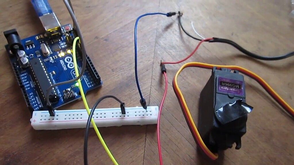 Problemas con servo MG996R ¿o con el programa? - Hardware - Arduino Forum