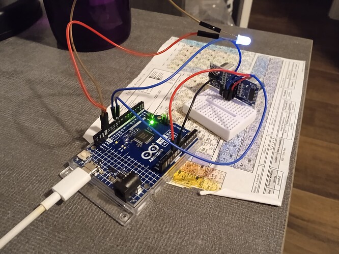 Quale batteria usare per un circuito comprendente un sensore hc e un led? - Hardware - Arduino Forum