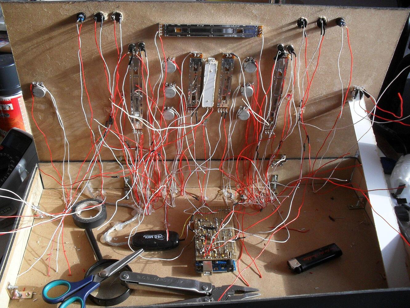 Arduino based MIDI controller. - Showcase - Arduino Forum