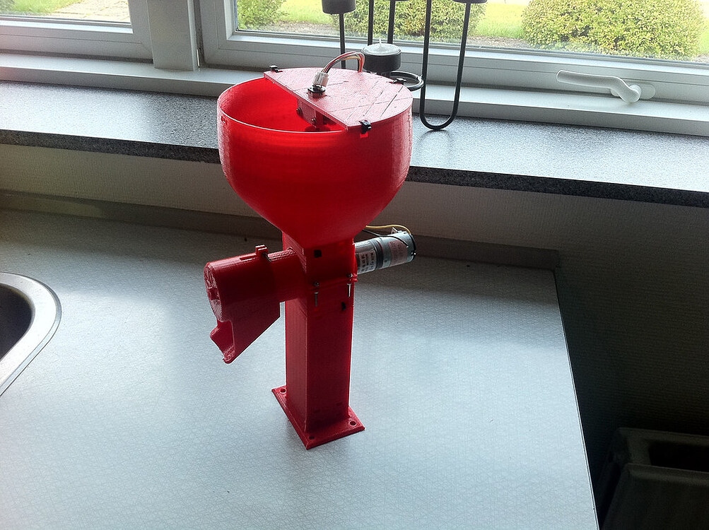 3D printed Automated cat food dispenser - Showcase - Arduino Forum