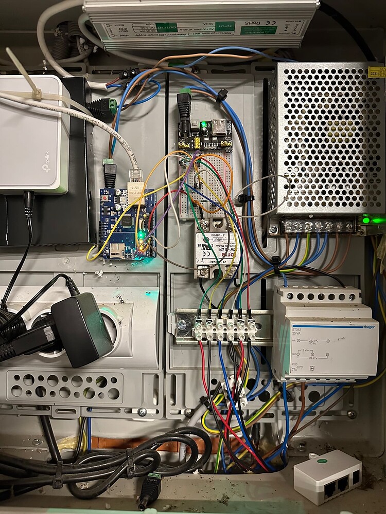 Strange/incorrect resposnses from buttons - Sensors - Arduino Forum