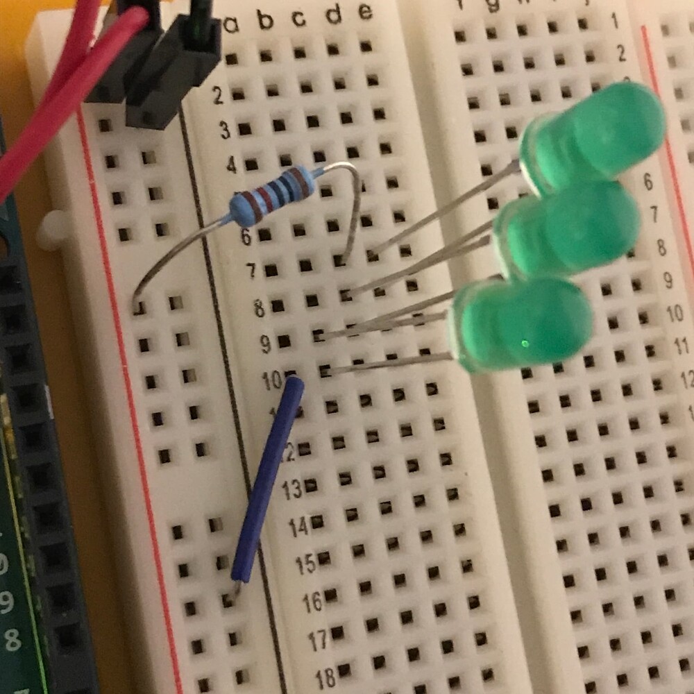 Project 1: leds in series vs in parallel - Starter Kit - Arduino Forum