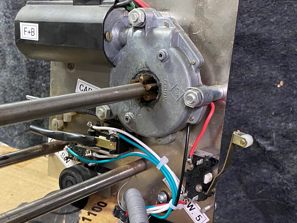 Controlling DC motors with Micro Switch for Arcade Claw Machine ...