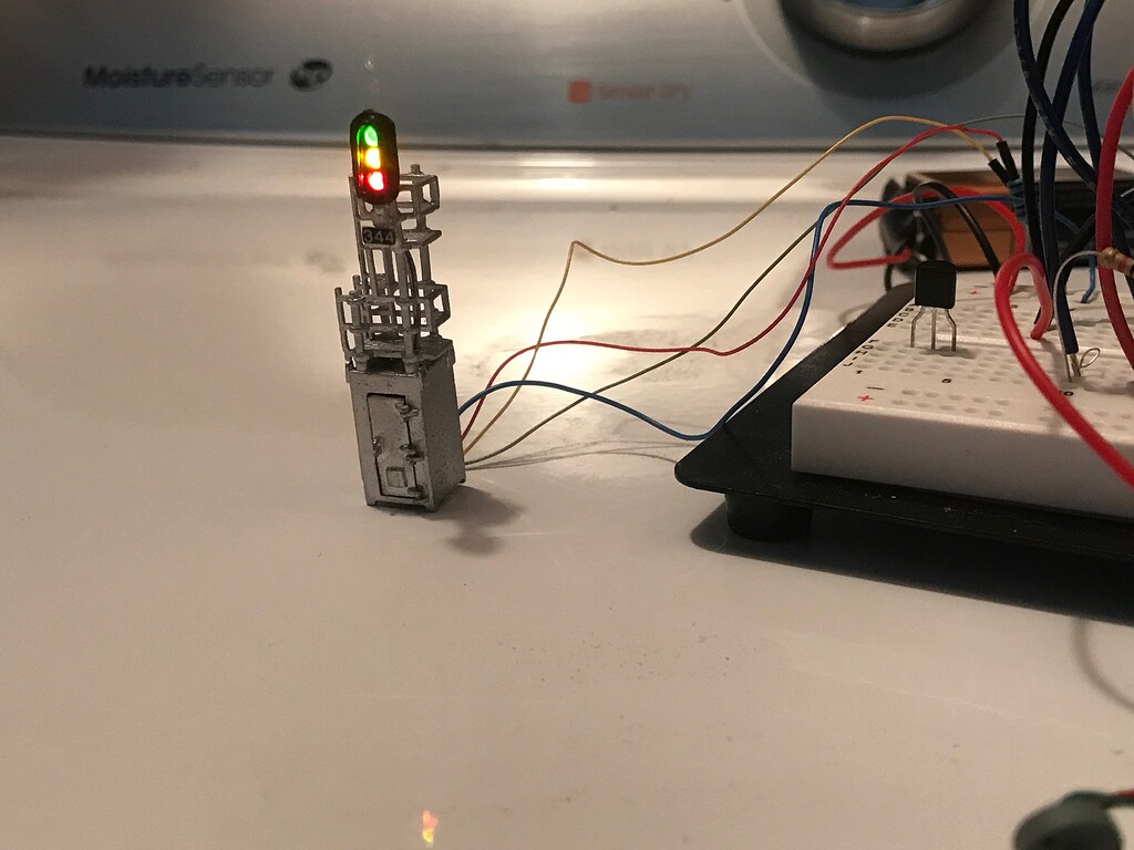 Model Rail Road Block Signal with IR Detector - Programming - Arduino Forum