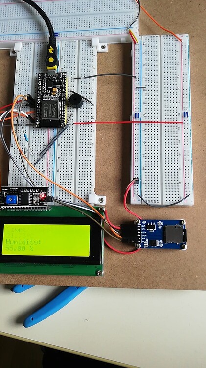 ESP32-Won't open File - Storage - Arduino Forum