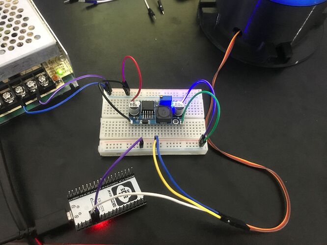 Problemas con servos y stepdowns - Microcontroladores - Arduino Forum