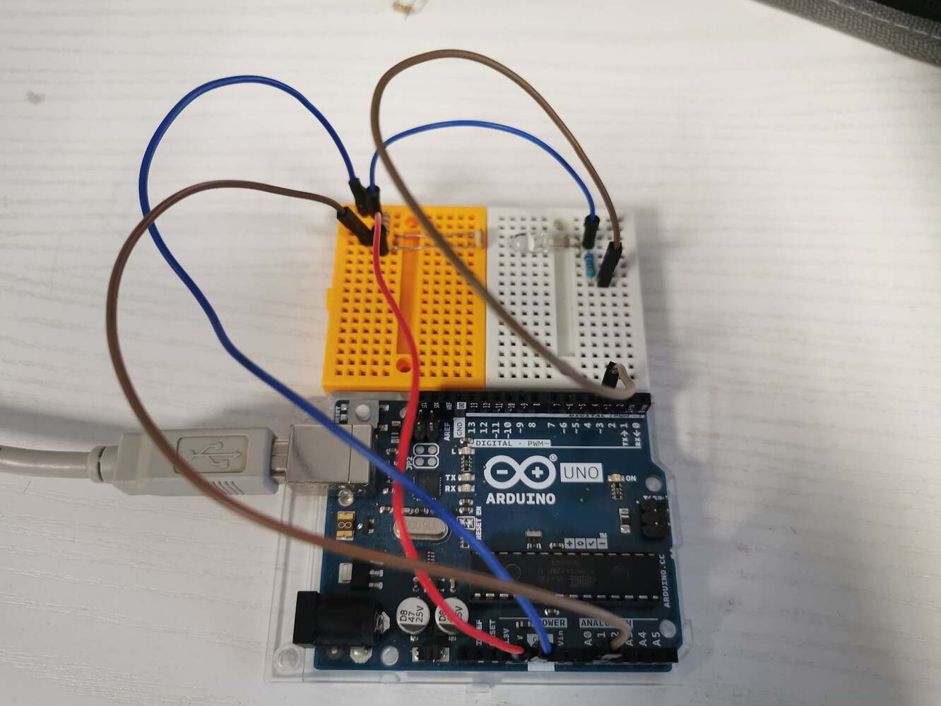 Asservissement du niveau de luminosité d'une LED - Français - Arduino Forum