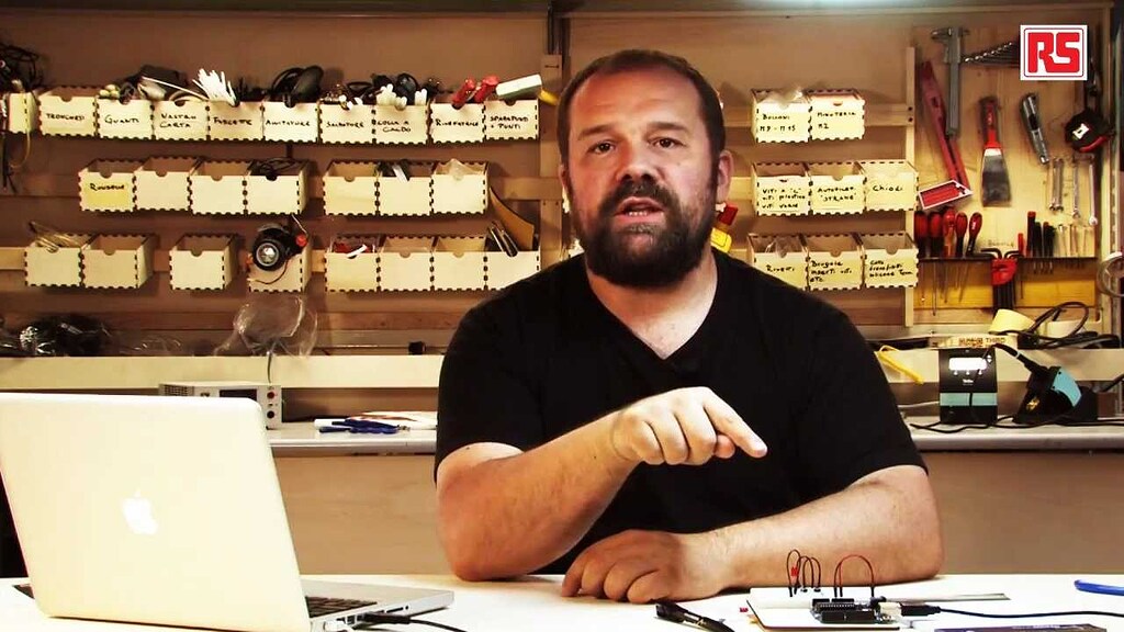 [NOVITA'] Arduino StarterKit - Generale - Arduino Forum