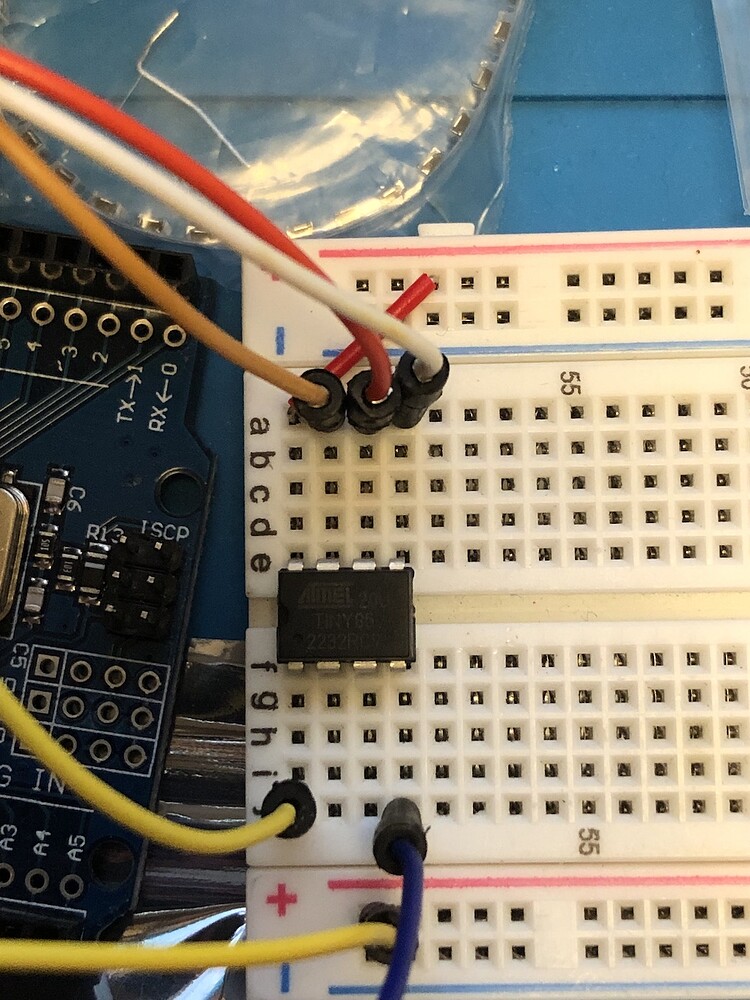 (Solved) Attiny85 SOIC-8 20U impossible to program - Uploading ...