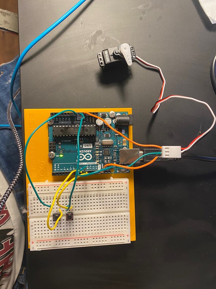 Help , servo motor 2 button - Programming - Arduino Forum
