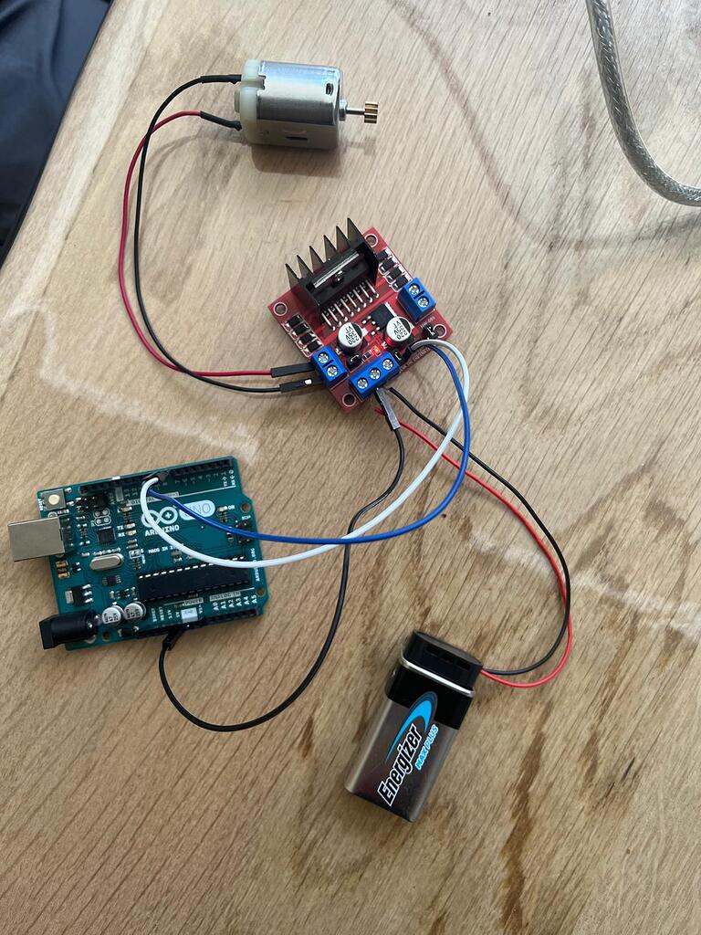 Need help with our school project : can't make h bridge and motor work ...