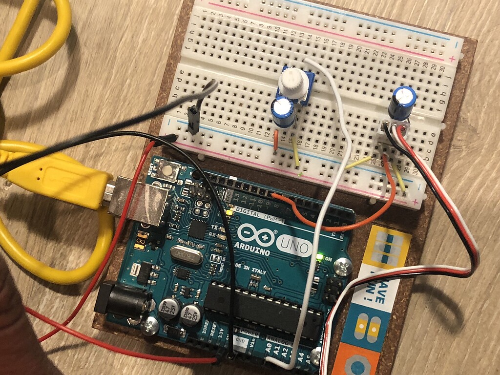 Servo motor shakes wildly... - General Electronics - Arduino Forum