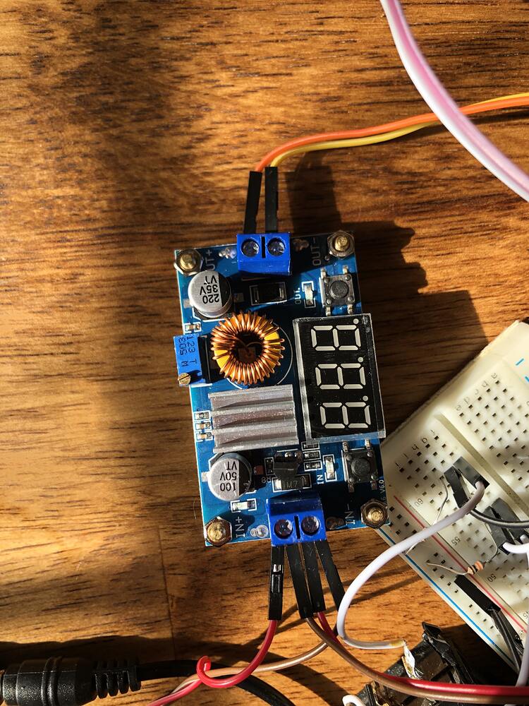 Servos + Arduino on same power supply = flickering... HELP!! - Motors, Mechanics, Power and CNC ...