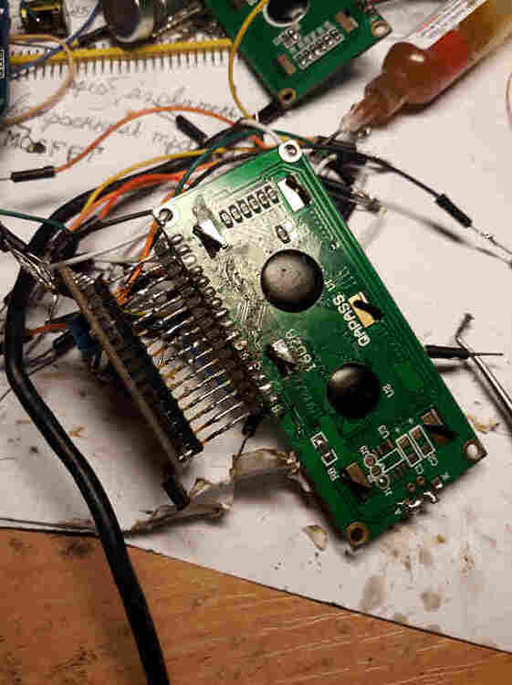 my old LCD 16x2, see only second line, strange characters - Displays - Arduino Forum