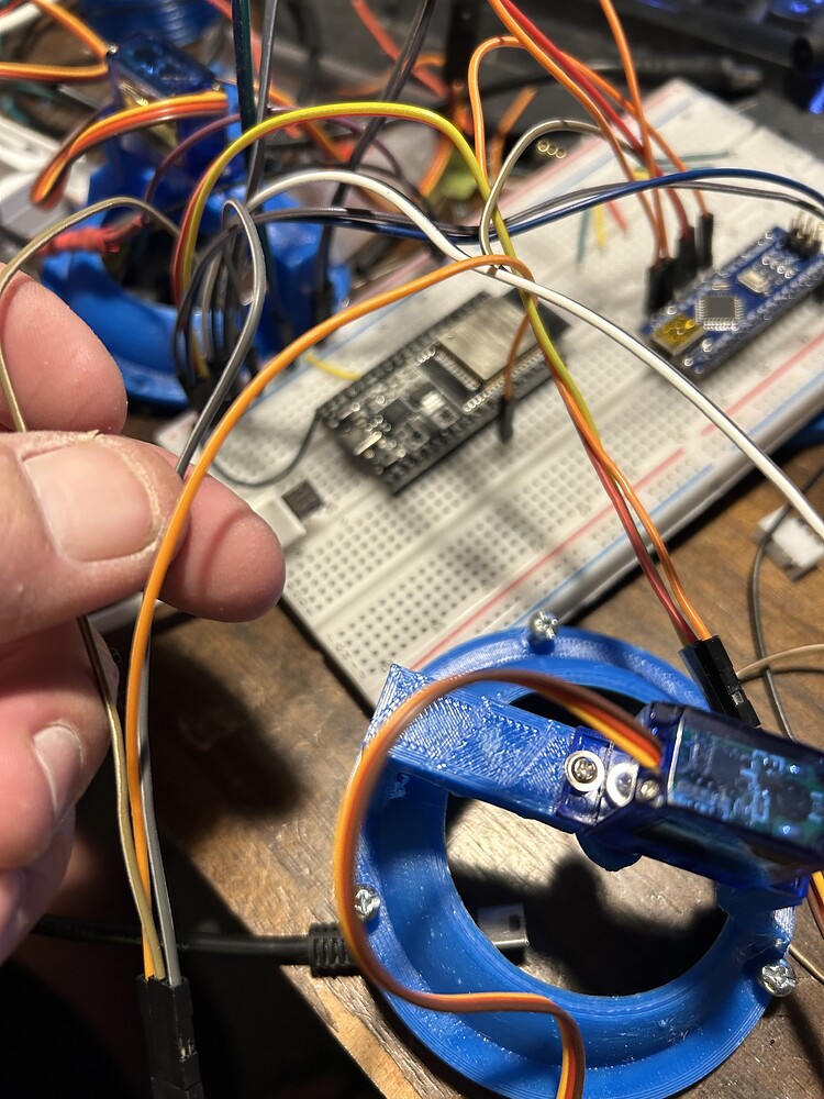 Continous servos and esp32 - Programming - Arduino Forum