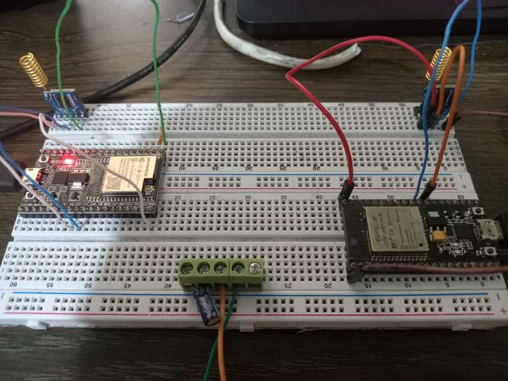 Rst:0x1 (POWERON_RESET),boot:0x13 (SPI_FAST_FLASH_BOOT) - ESP32 WROOM 32U - 3rd Party Boards ...