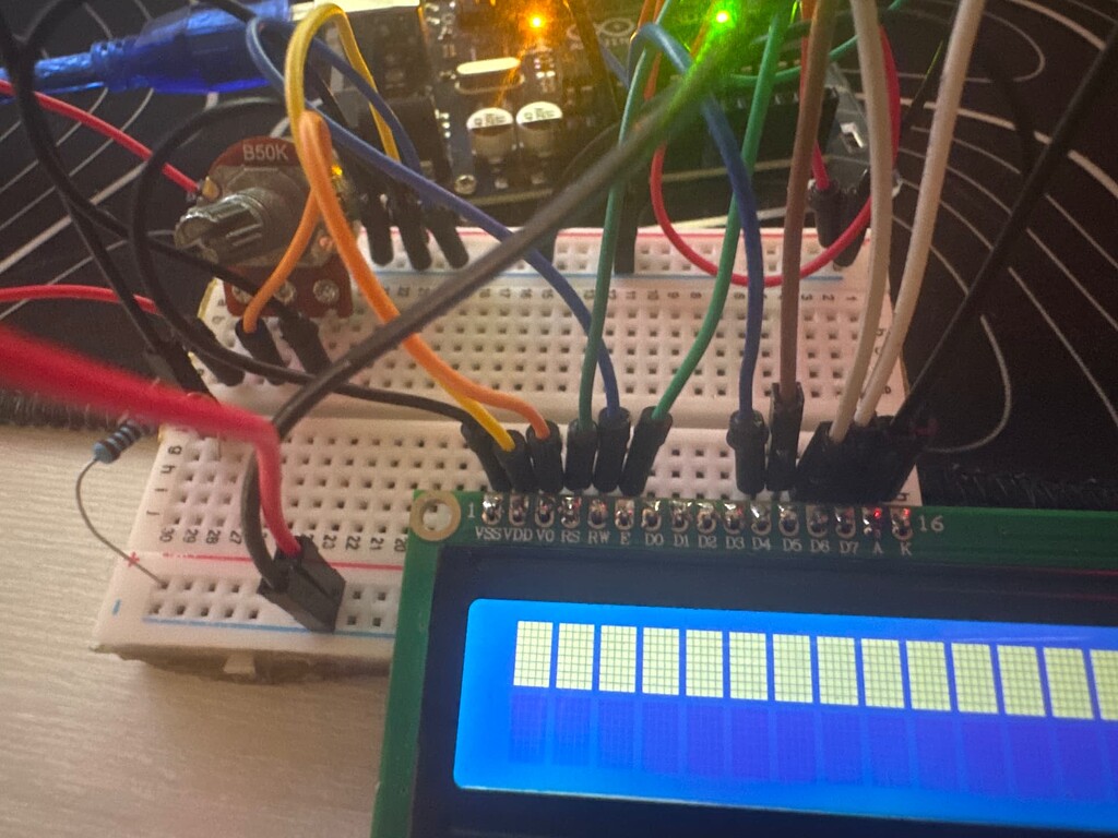 LCD display lights up but doesnt print anything - Displays - Arduino Forum