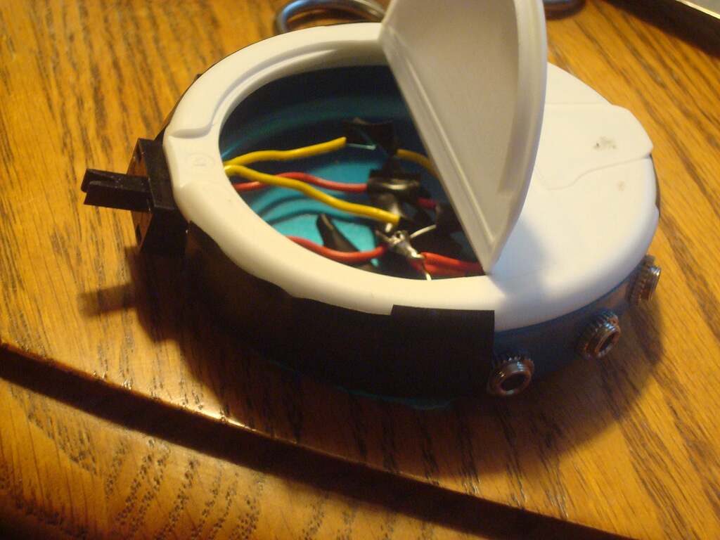 Simple ATtiny85-20PU based audio switch - General Guidance - Arduino Forum