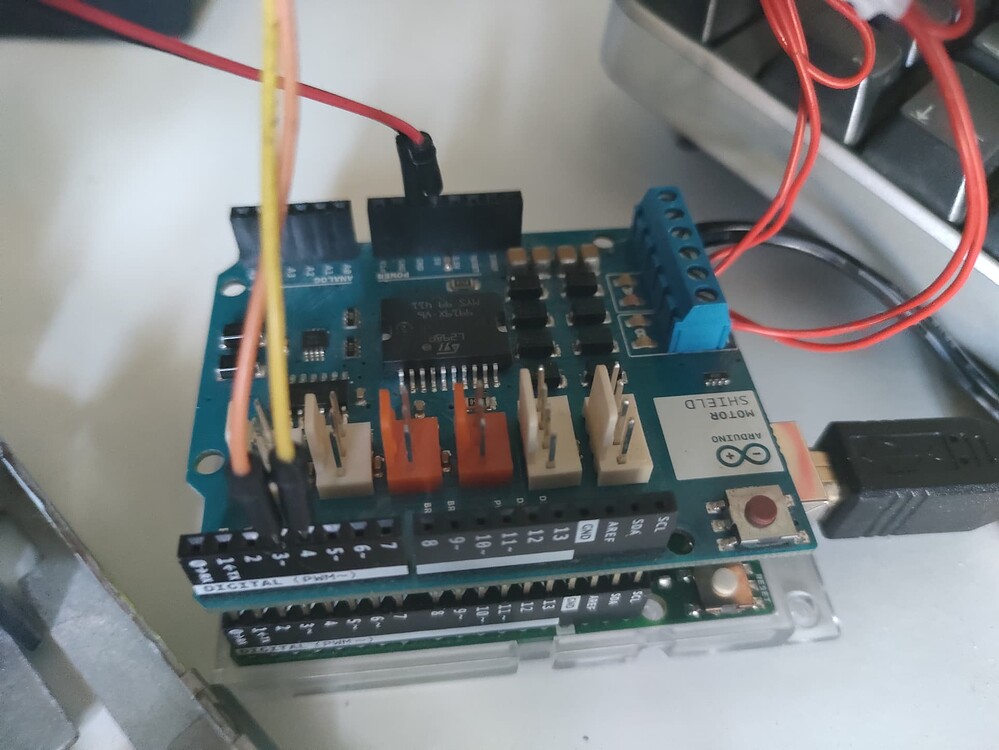 Problème de Contrôle de Moteur Arduino avec Capteur Rotatif : Valeurs ...