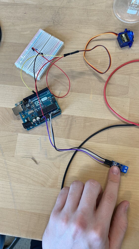 My servo not activating - Sensors - Arduino Forum