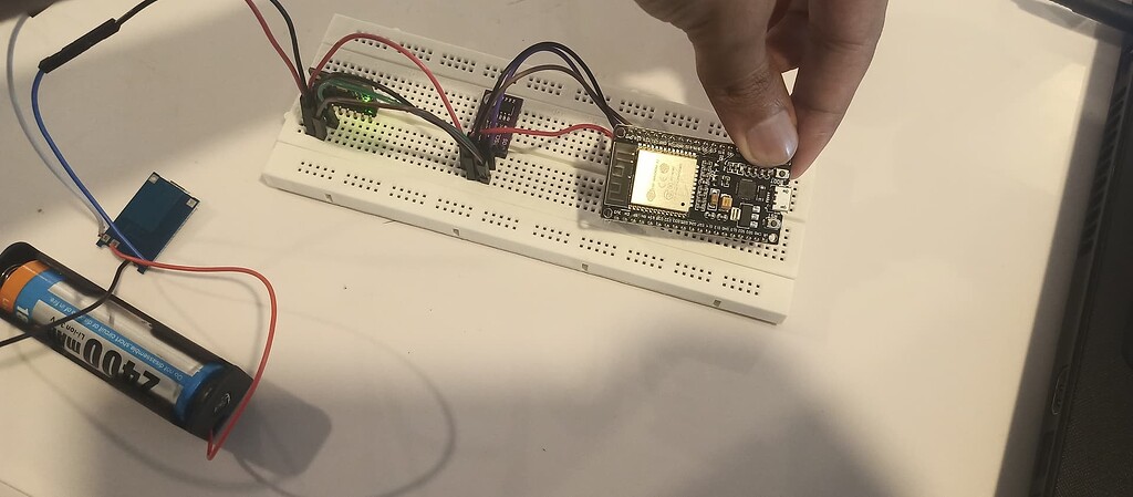 Esp32 Led won't stop blinking if external power are used - Sensors ...