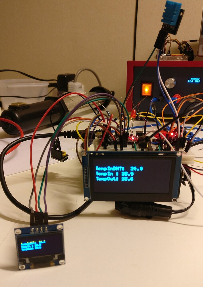 SSD1306 and SSD1309 not working with combined DHT and DS18B20 with U8g2 - Displays - Arduino Forum