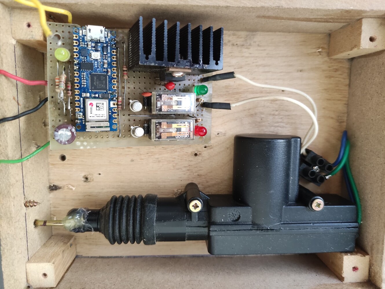 Arduino nano 33 iot comando di un motore dc per muovere una stecca di ...