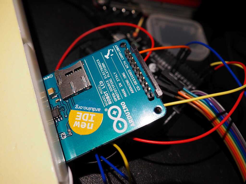 Help on identifying the driver for a display, as it only shows blank ...