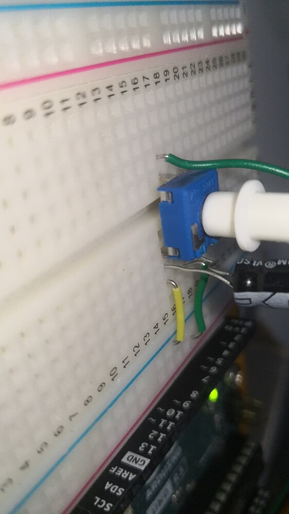 Number gived by the potentiometer are random - Starter Kit - Arduino Forum