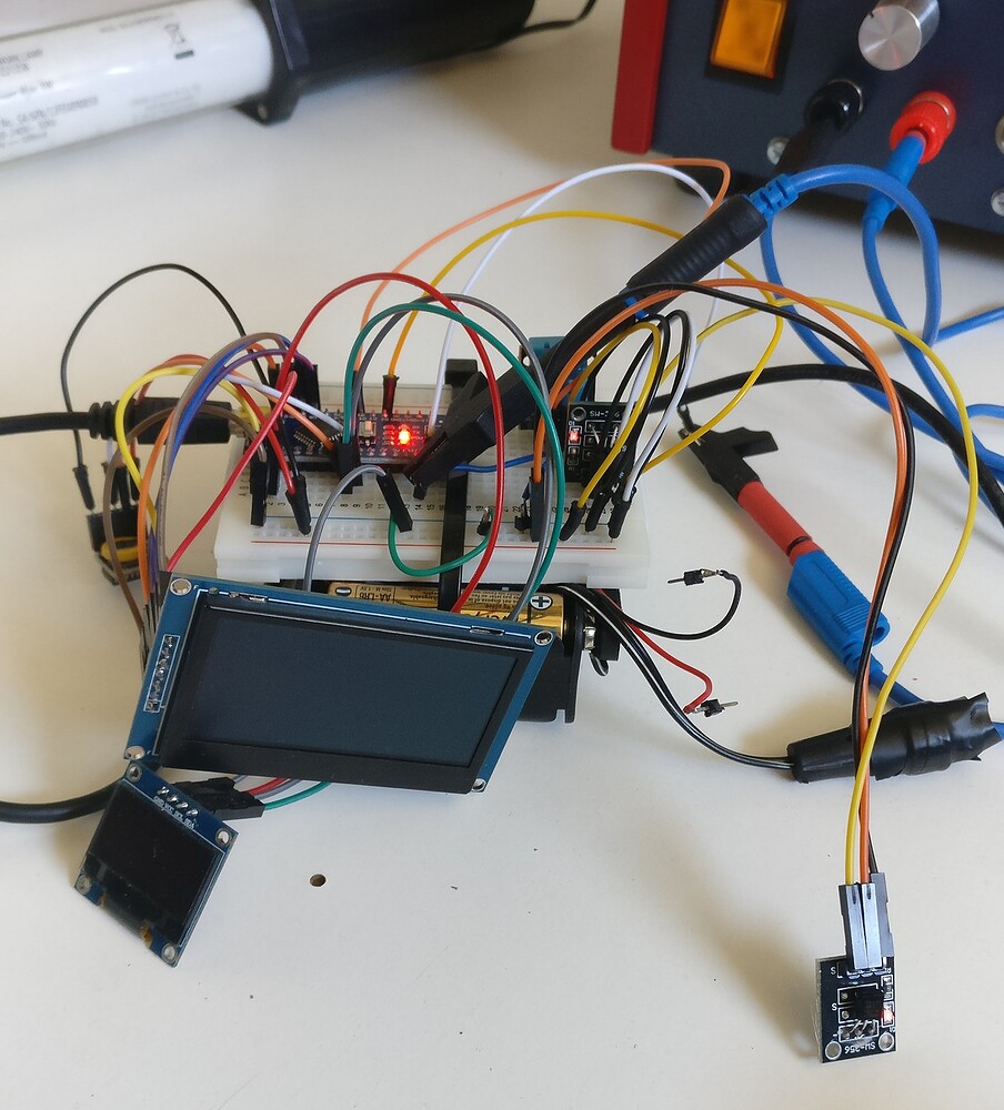 SSD1306 and SSD1309 not working with combined DHT and DS18B20 with U8g2 - Displays - Arduino Forum
