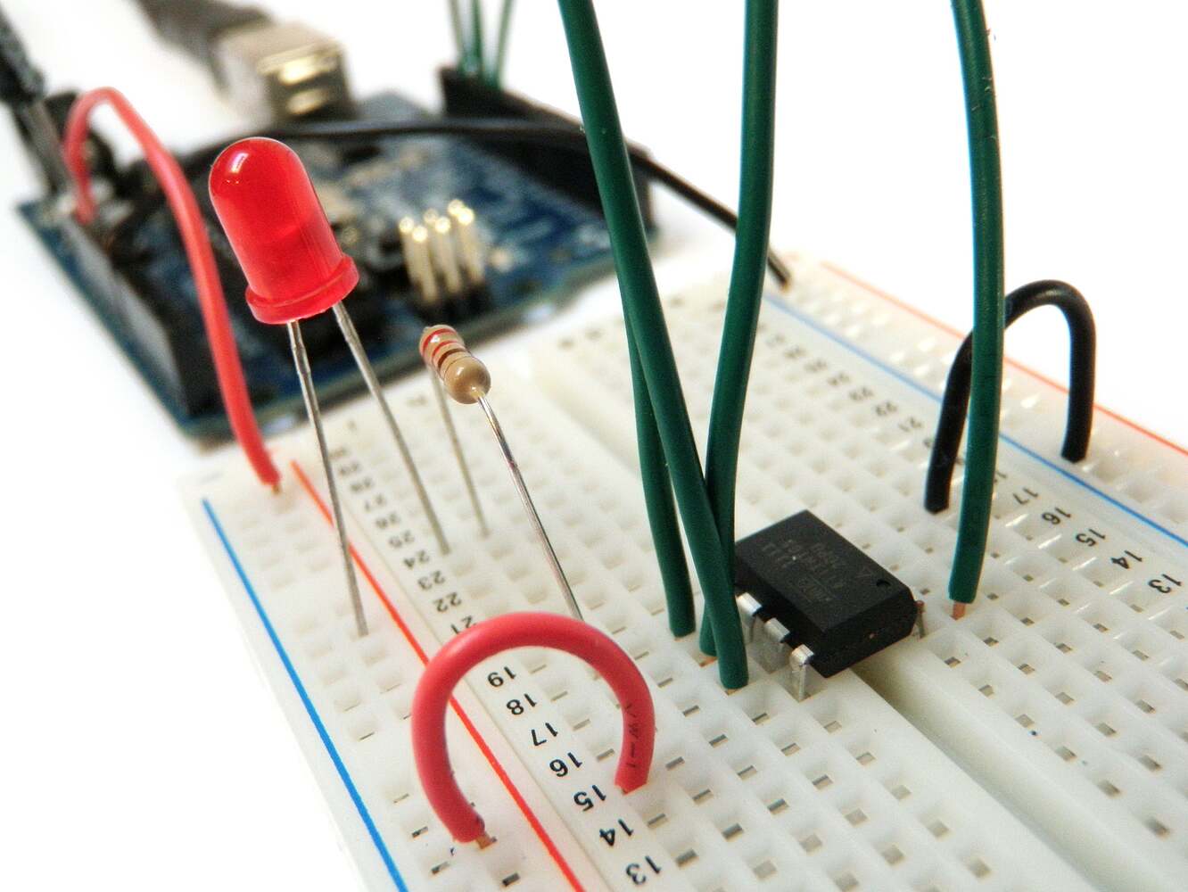 Pin names on the ATtiny85 - Microcontrollers - Arduino Forum