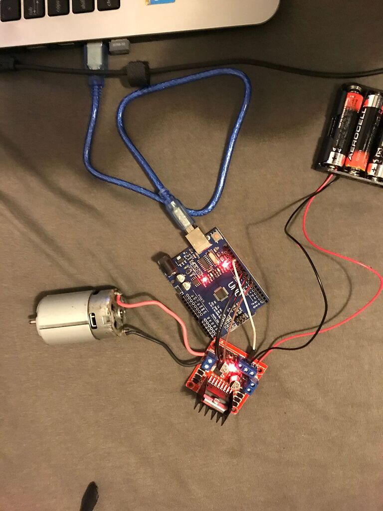DC motor isn't rotating - Robotics - Arduino Forum