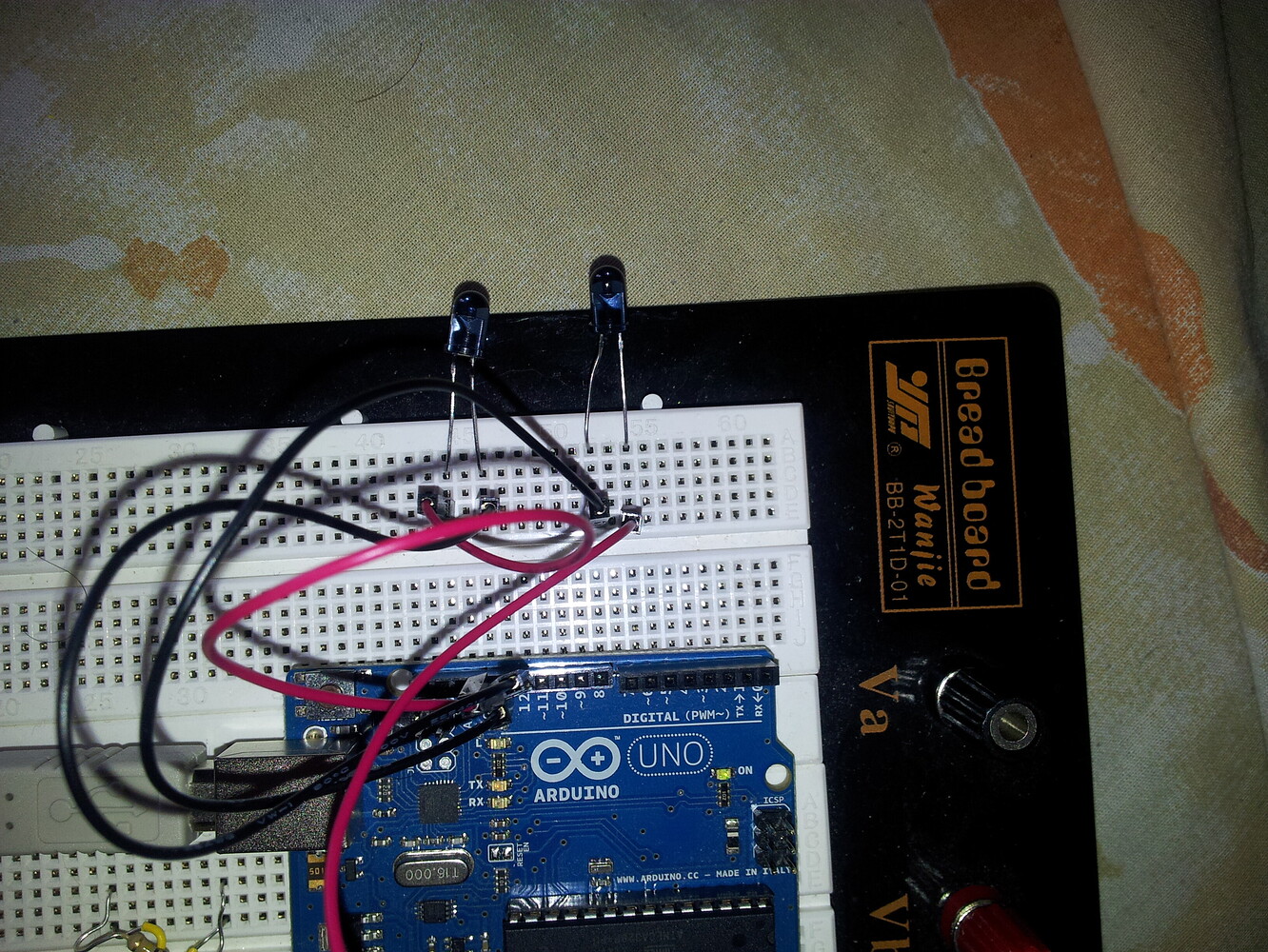 Fotocellula con un diodo led IR, fototransistor e un transistor - Page ...