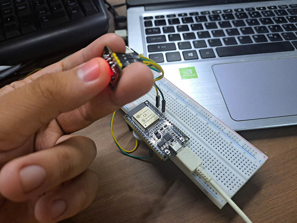Max30102 read oxigen but not heart rate - General Guidance - Arduino Forum