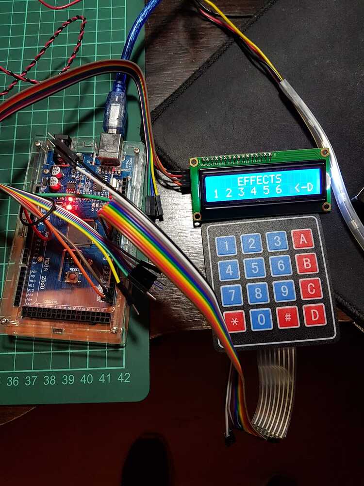 Run leds functions in loop and use the keypad at the same time ...