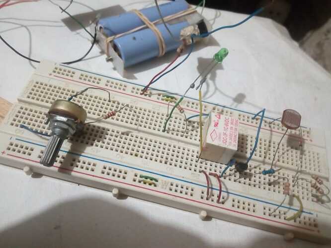 Que Arduino alterna la fuente de energía - Hardware - Arduino Forum