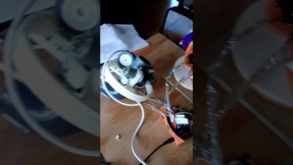 problema con el control de servos y motores - Software - Arduino Forum
