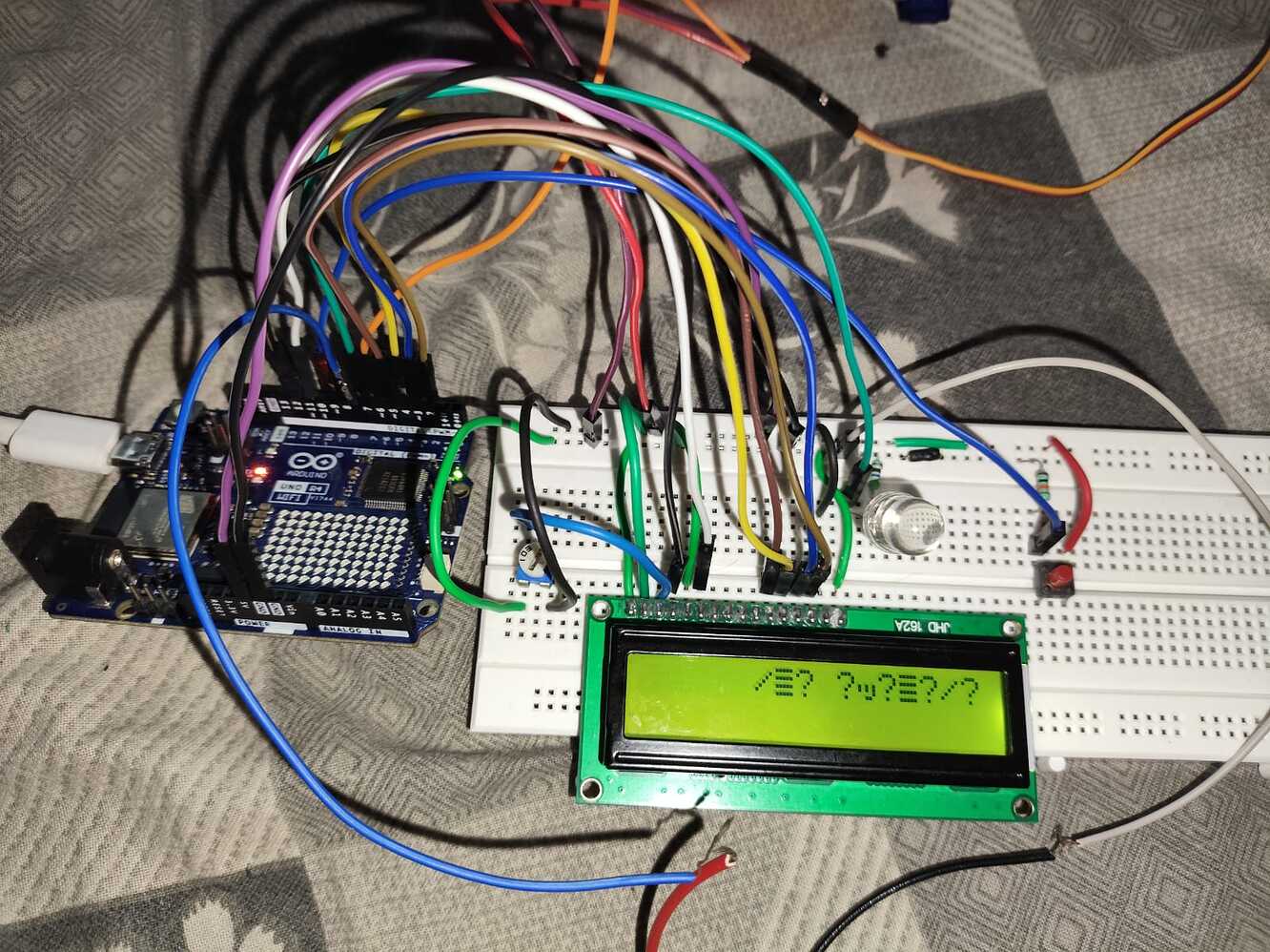 Lcd showing weird symbols - Displays - Arduino Forum