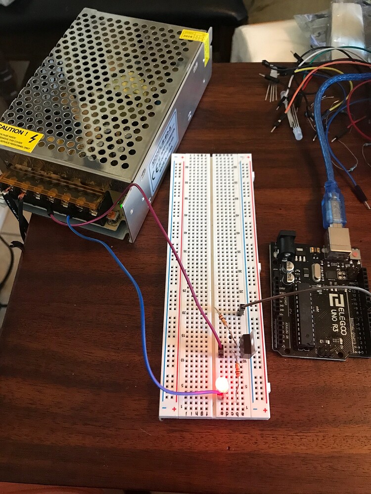 Not sure why this transistor LED setup isn't working - LEDs and Multiplexing - Arduino Forum