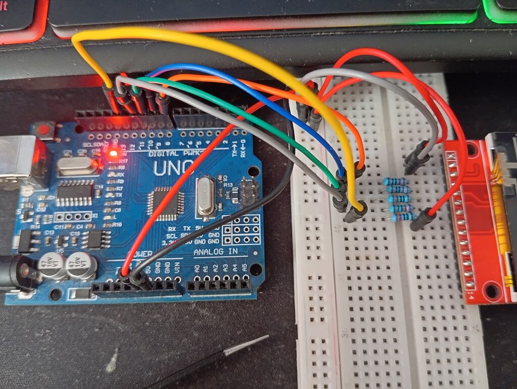 Glitches on display - Displays - Arduino Forum