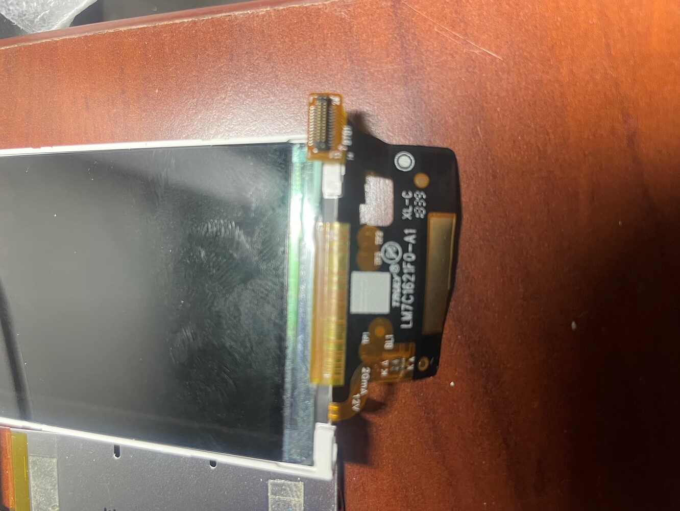 Can someone help Identify this screen, connector and if it might works on arduino with what type ...