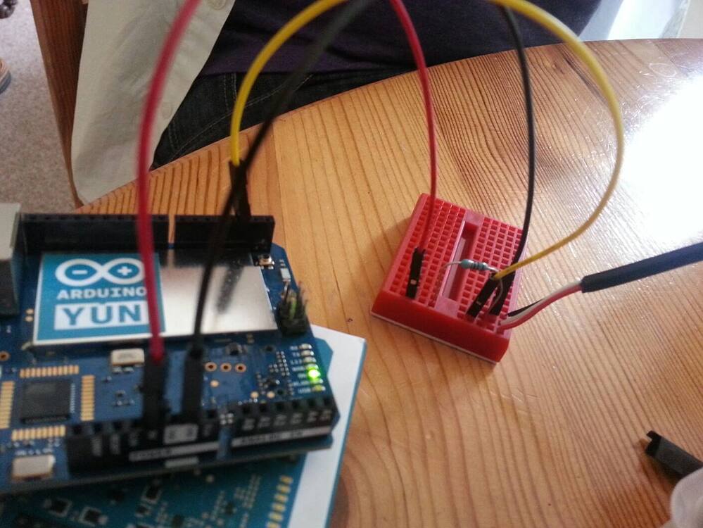 Problems getting feedback from DS18B20 thermometer using pregen onewire code - Sensors - Arduino ...