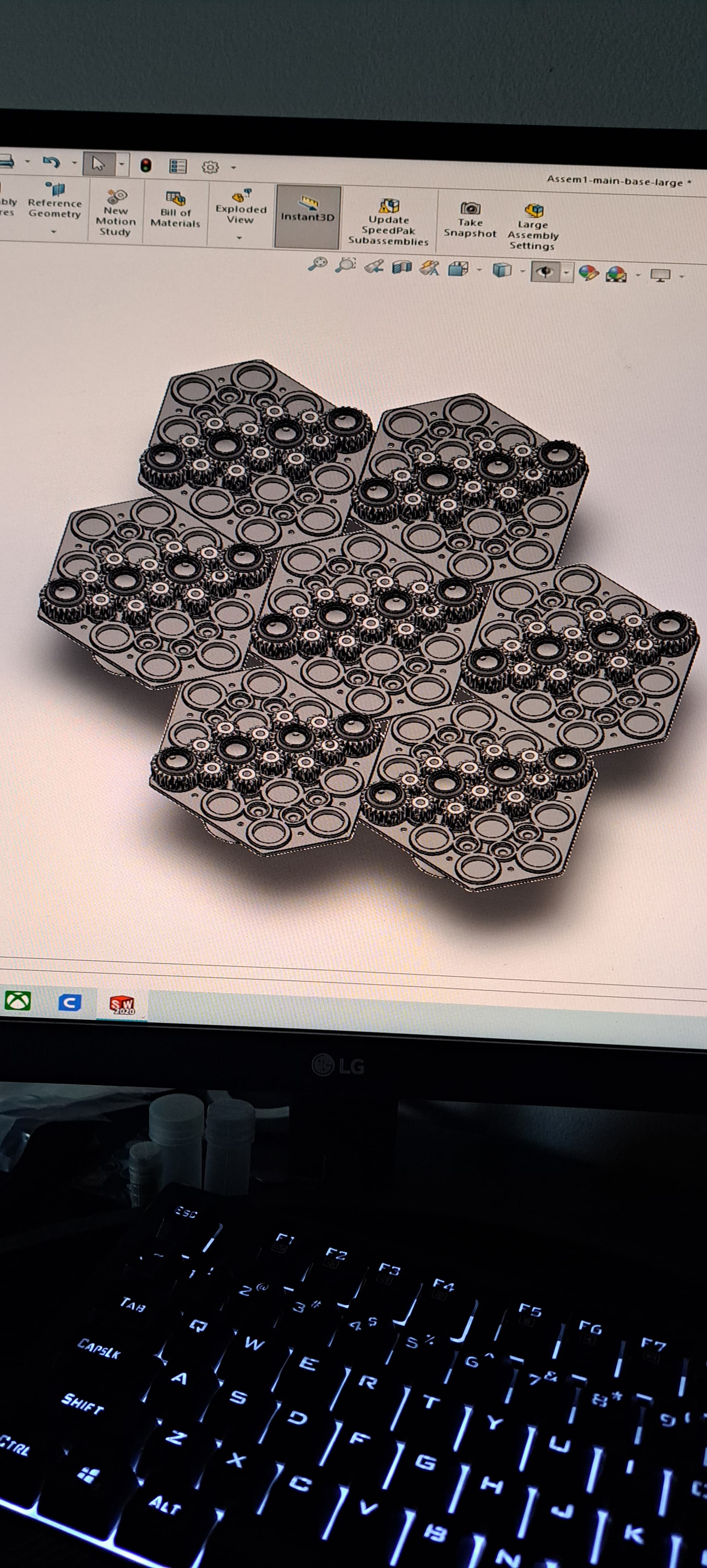 Hello i just wanted to know how i can controll dc 24v motors for a DIY ...