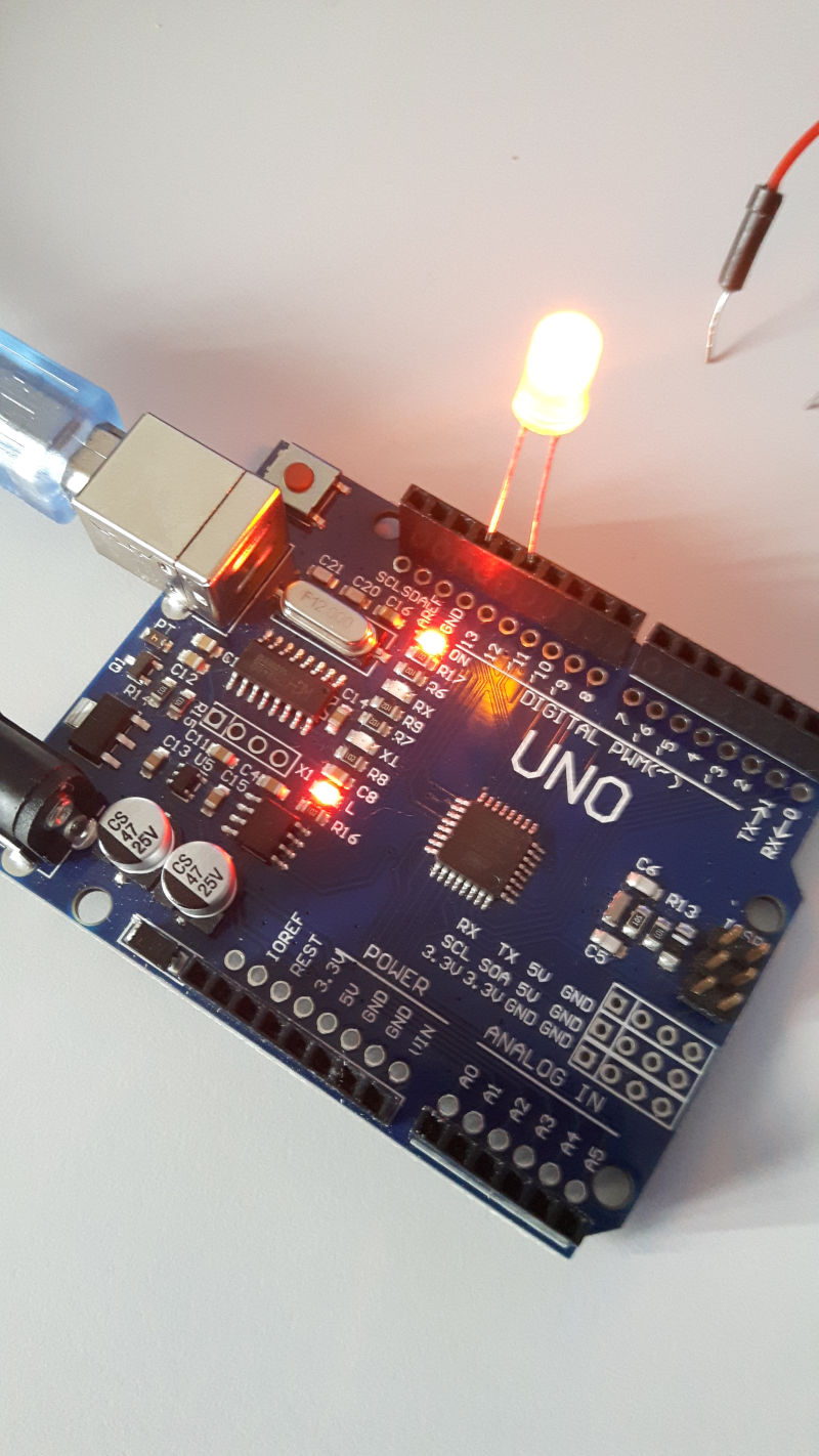 informazioni sulla spia led 13, sempre accesa - Generale - Arduino Forum
