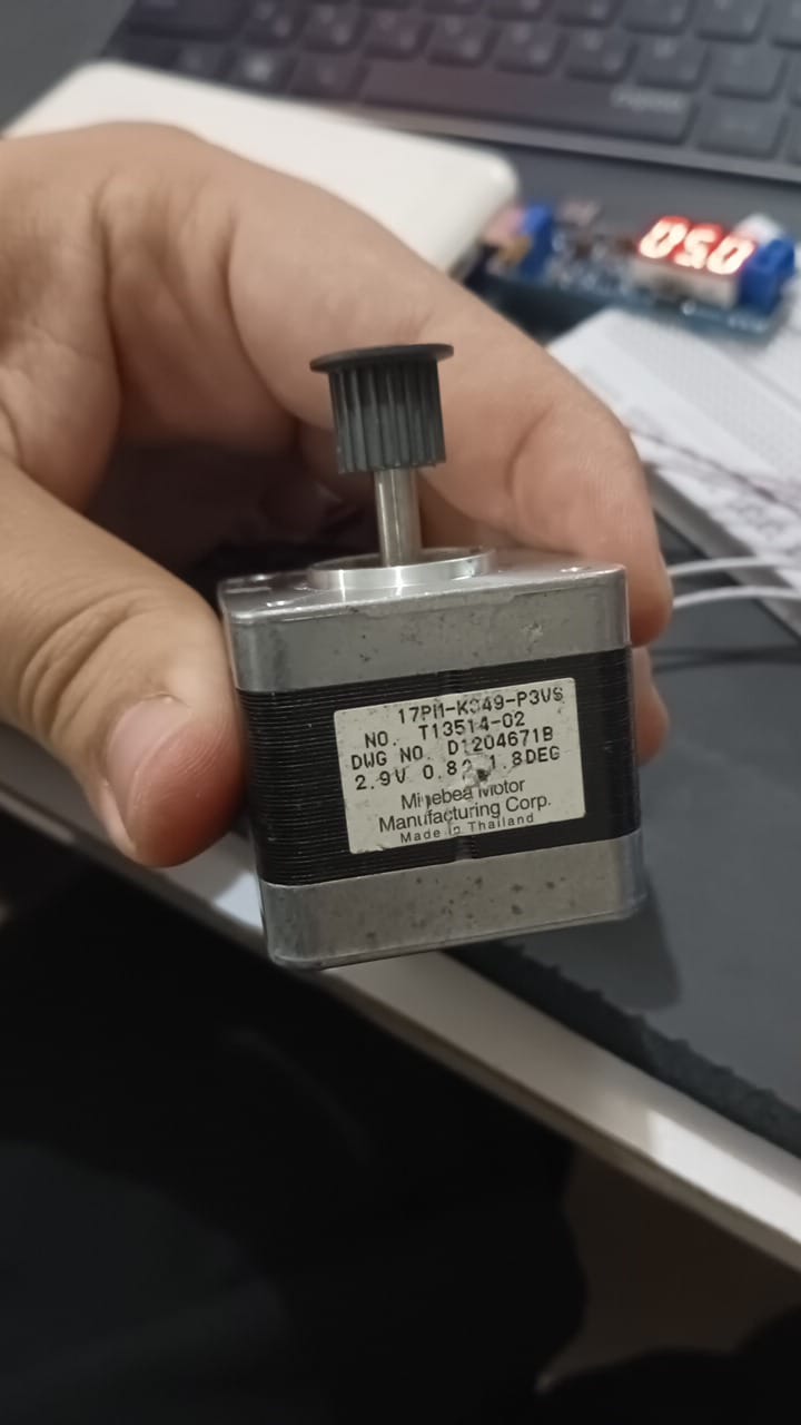 Stepper motor not rotating, just vibrate when rotated manually - Motors, Mechanics, Power and ...