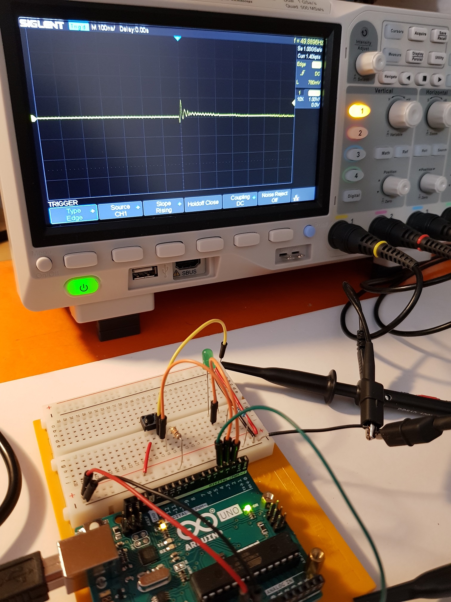 Weird signal coming from a digital pin - 3rd Party Boards - Arduino Forum