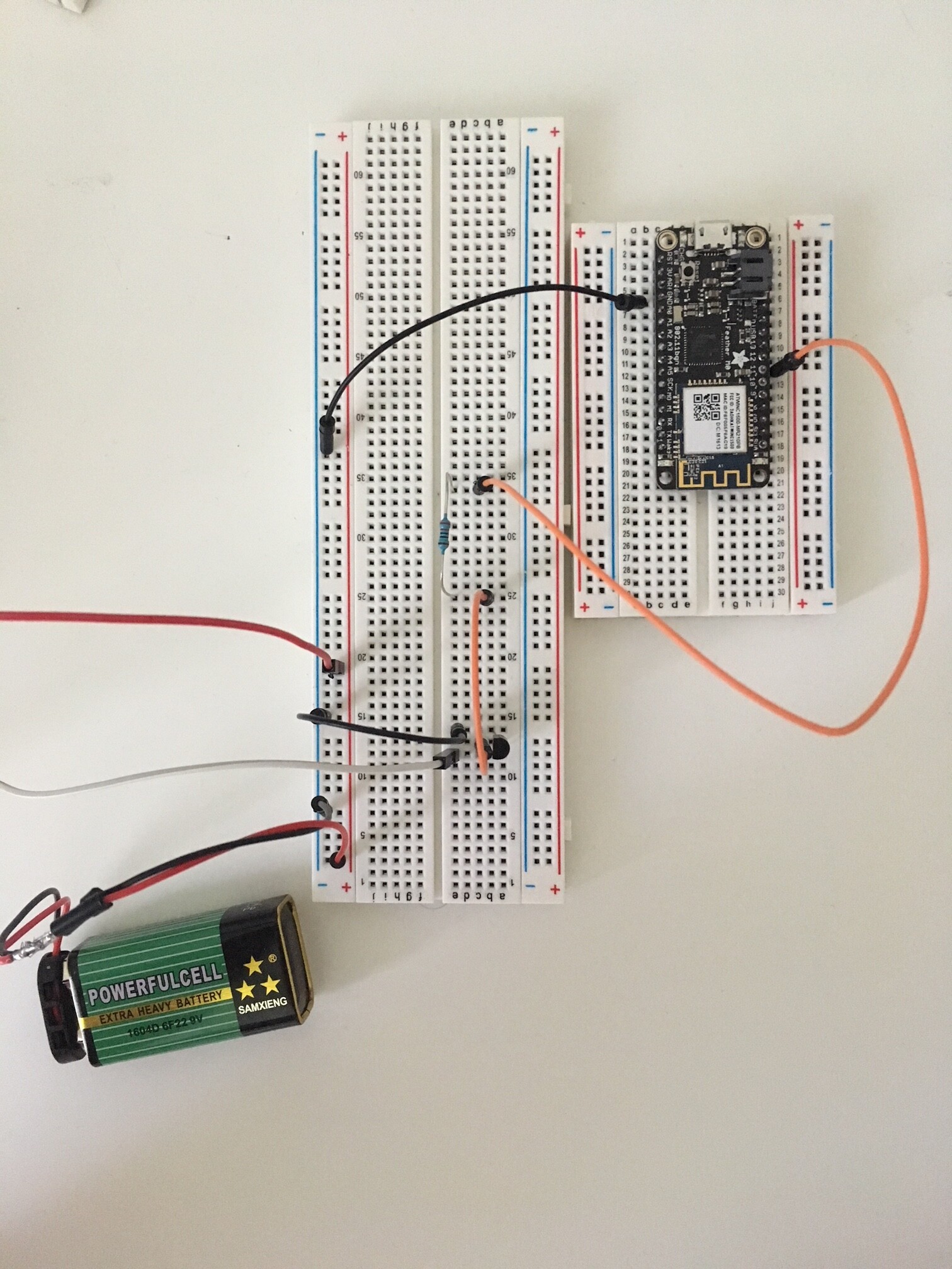 Transistor trouble - controlling LEDs running on 9v using 3v pins ...